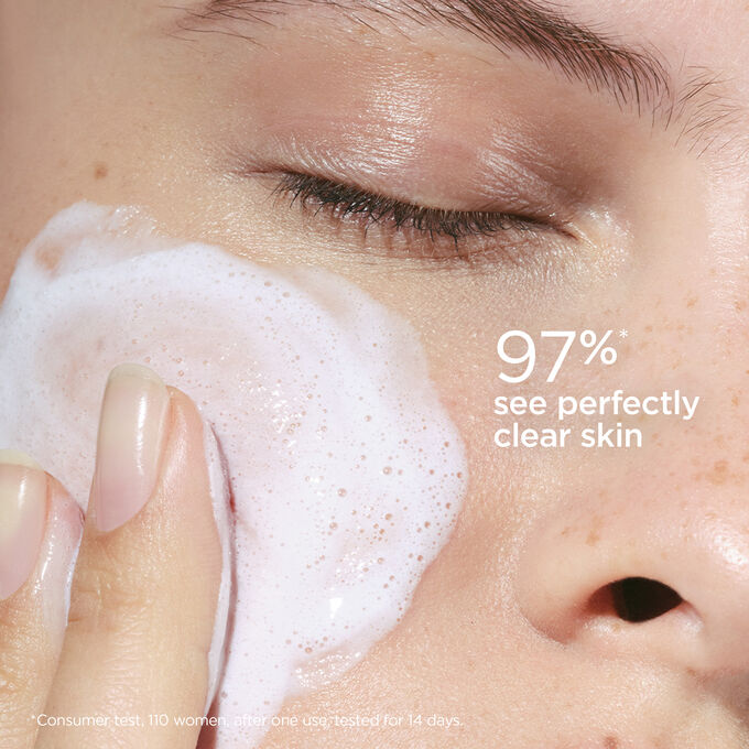 Soothing Gentle Foaming Cleanser | CLARINS® UK